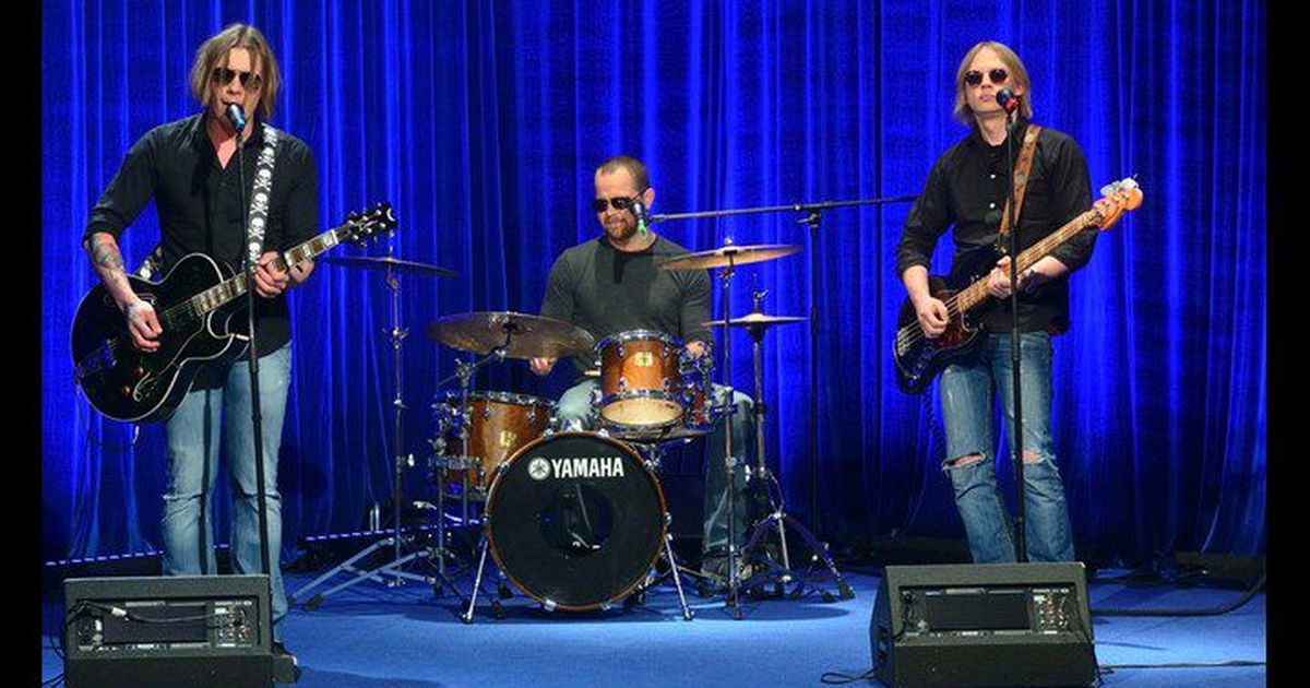 Super Hot Cosmos Blues Band rõõmustab oma kodulinna fänne - Muusika ja ...