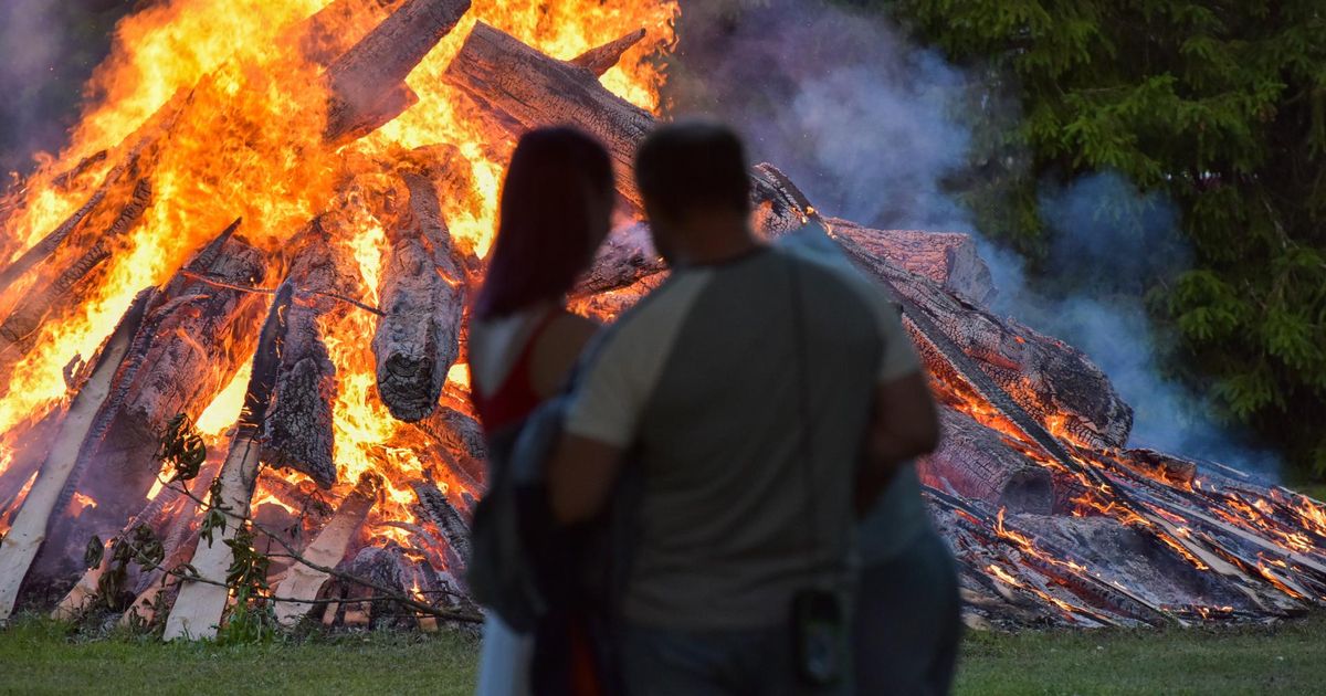 GALERII Meie Mees meelitas Mustla lauluväljakule jaane pidama sadu inimesi