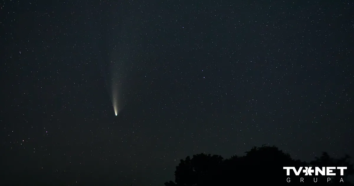 VIDEO Trešdienas vakarā Latvijas debesis izgaismojis spožs meteors