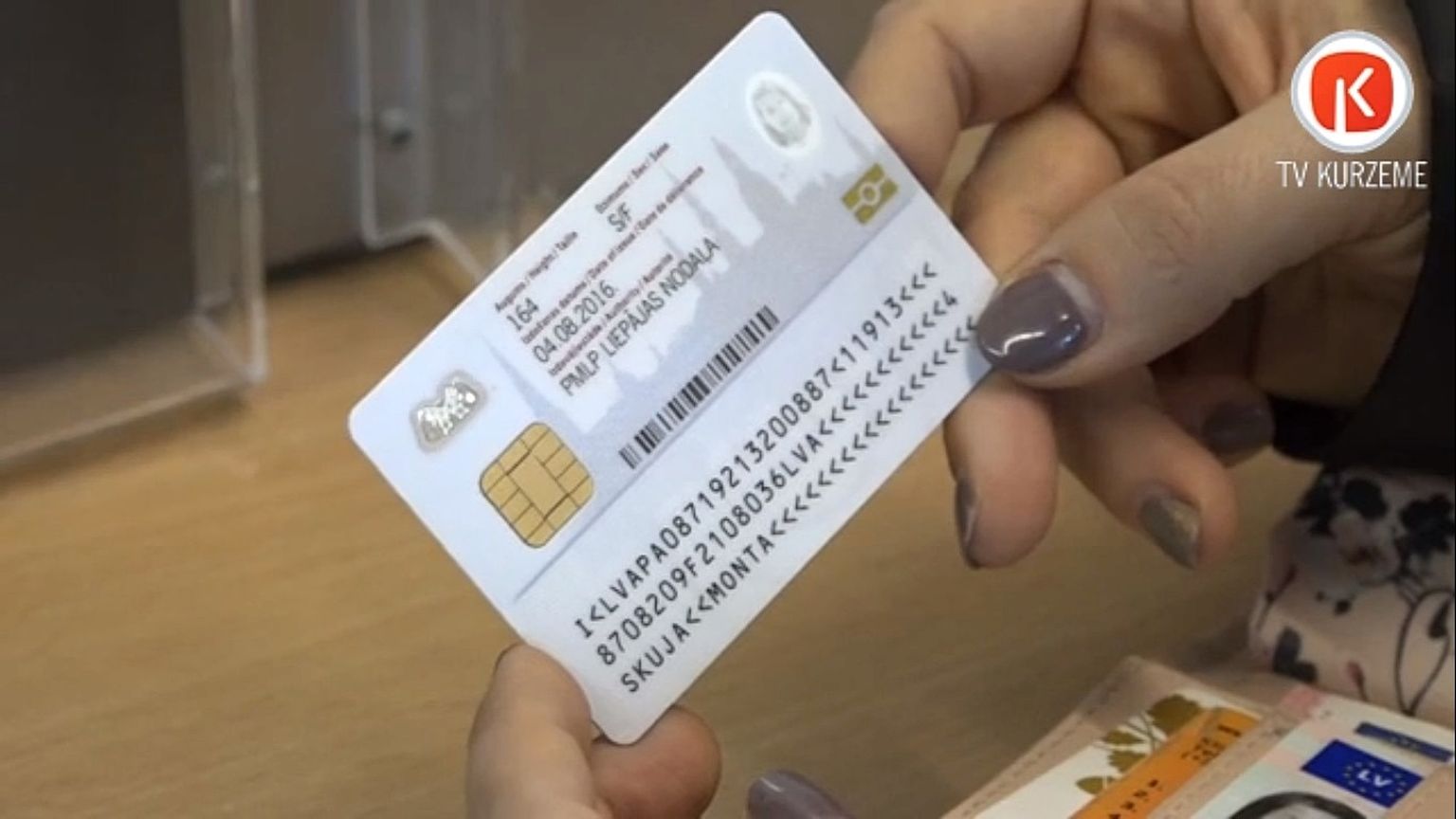 Jaunās ID kartes ar ilgāku derīguma termiņu sāks izsniegt tikai rudenī