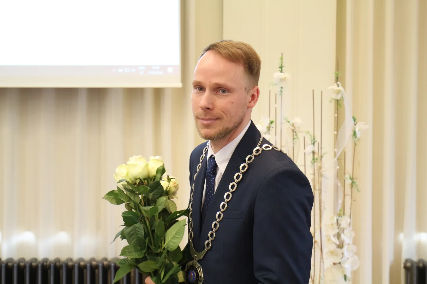 Endine linnapea asus ministrit nõustama