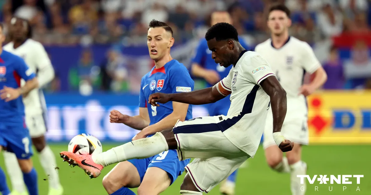 Anglijas futbolisti atspēlējas kompensācijas laikā un papildlaikā ...