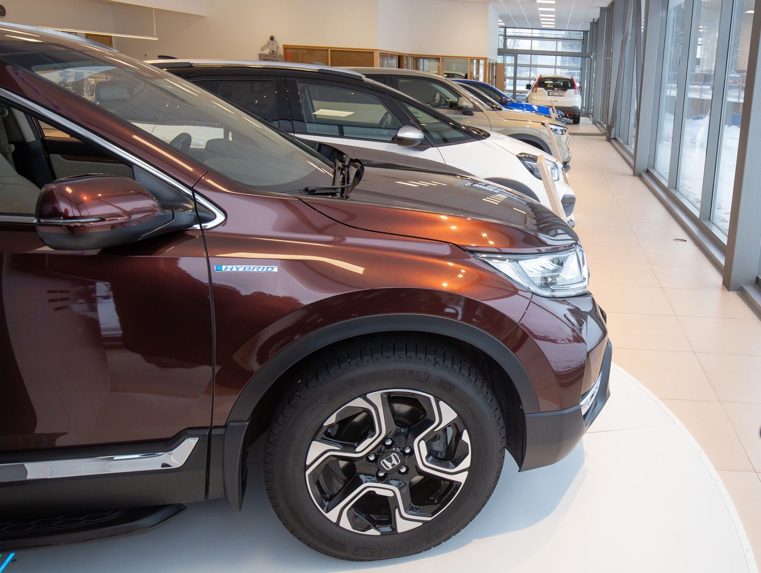Holm pank alustas autoliisingu pakkumist