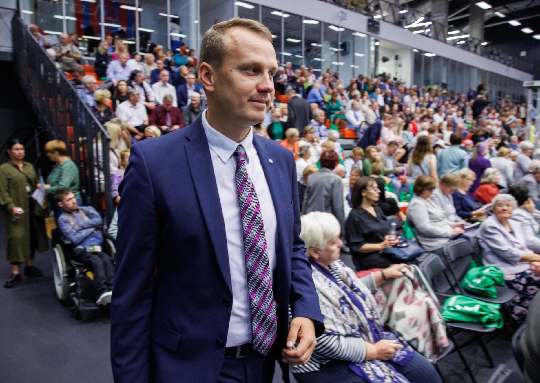 Keskerakonnast lahkunud Priit Toobal ühegi teise erakonnaga ei liitu ...