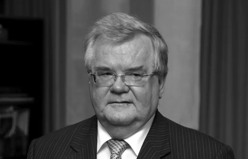 PILDID Edgar Savisaar sängitatakse neljapäeval Võnnu uuel kalmistul oma ...