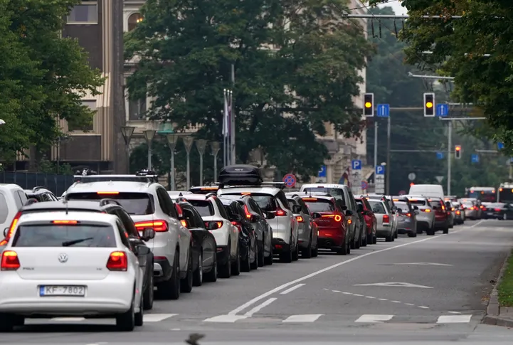 Latvijā ievērojami kāpis jauno reģistrēto auto skaits. Kādus spēkratus ...