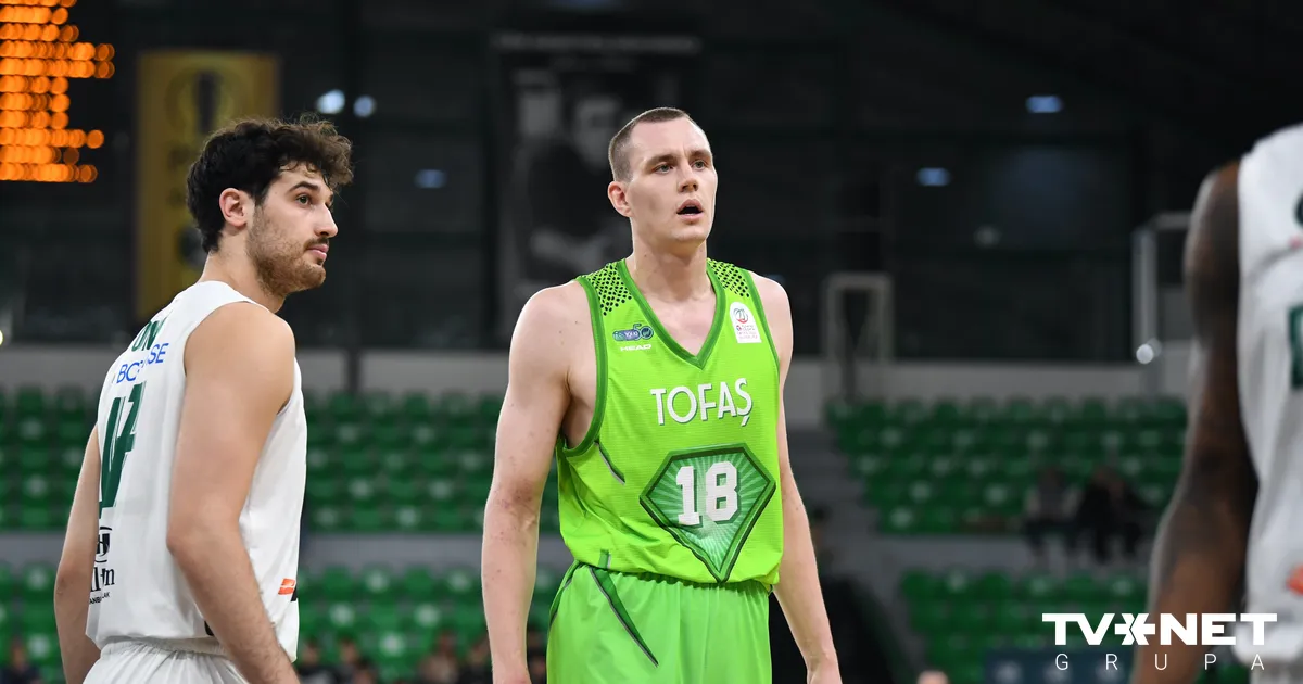 Pasečņiks gūst 13 punktus Turcijas čempionāta spēlē