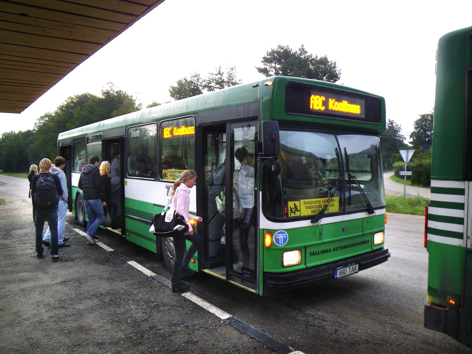 Graafik: veoauto või bussi osalusel toimunud liiklusõnnetuste arv on ...
