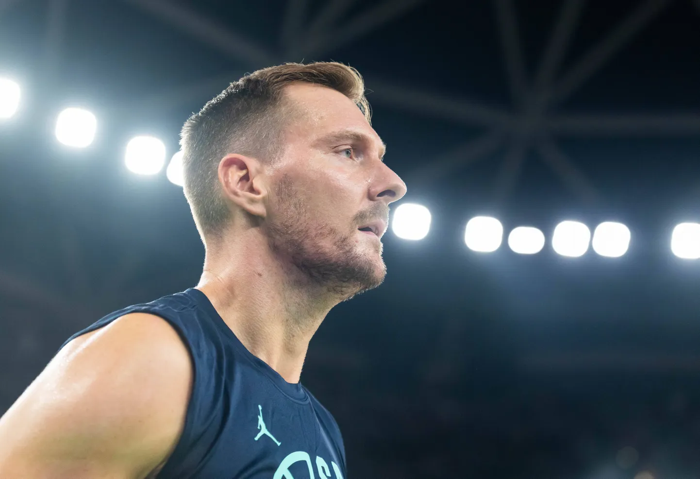 Slovēnijas basketbola izlase atskaita vairākus spēlētājus