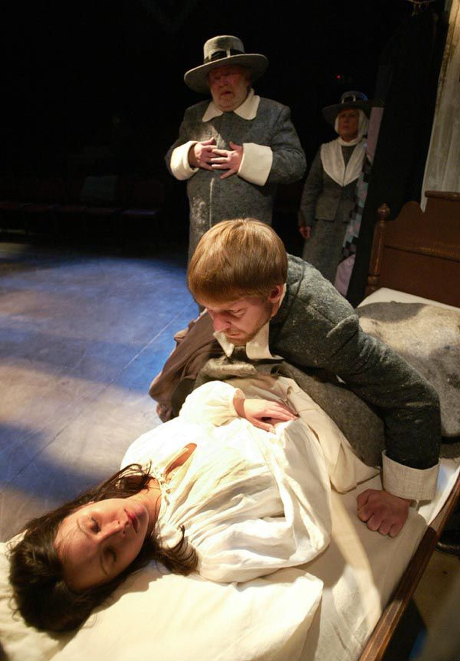 Salemi nõiad – mõistuslik ja traditsiooniline teater