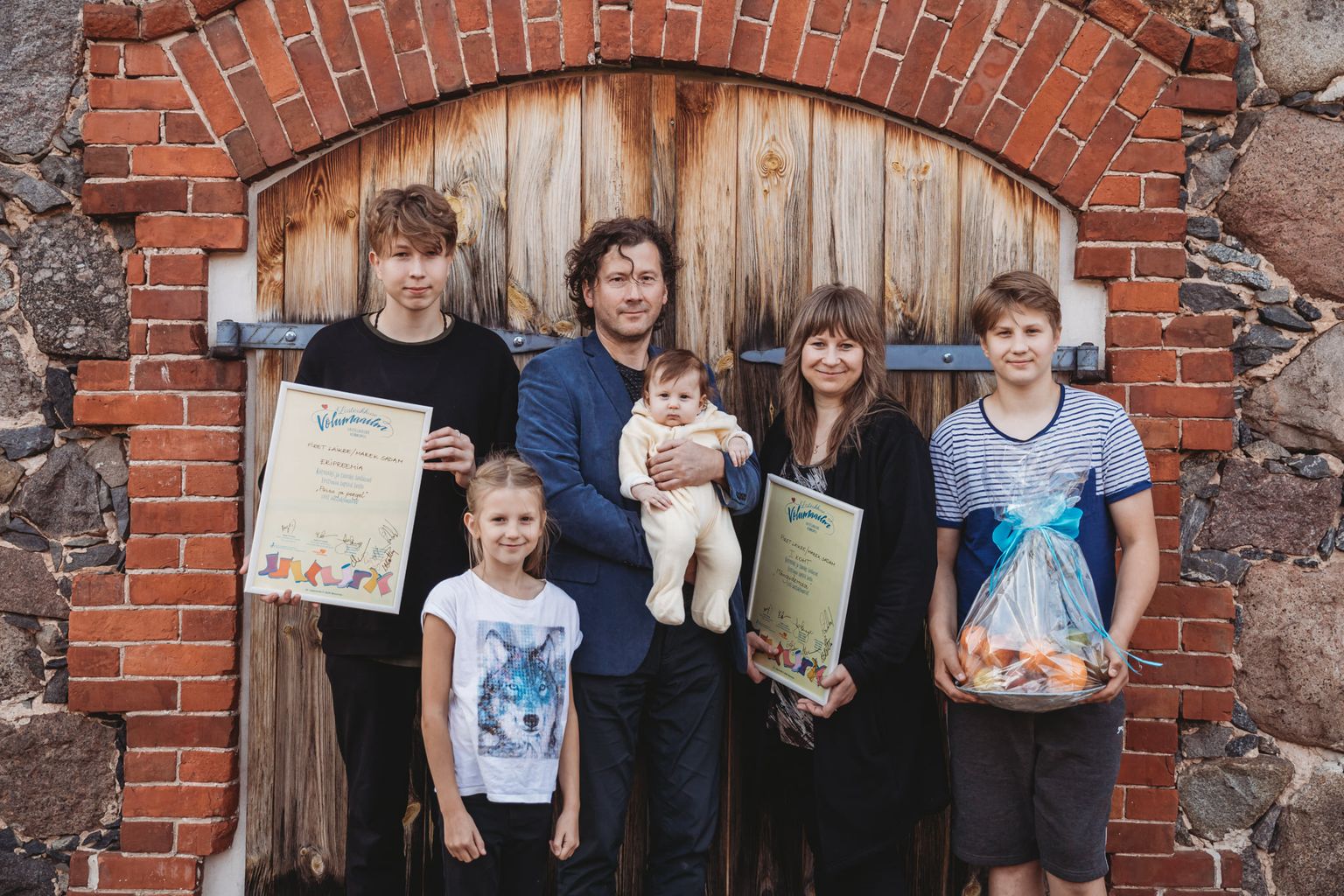 «Lasterikkuse Võlumaailm» laulukonkursi võit läks perekond Laikrele ...