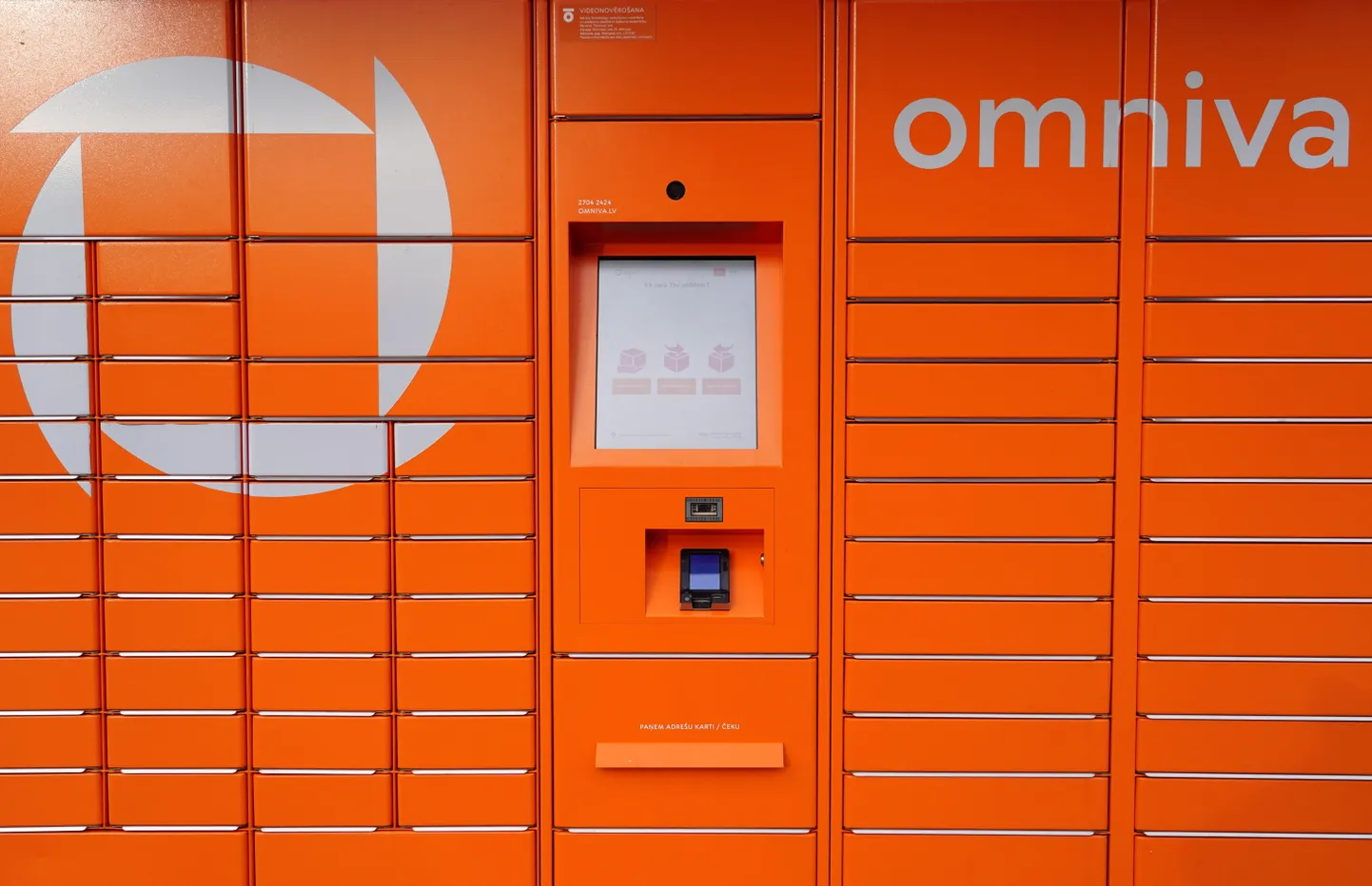 Без предупреждения, звонка и объяснений: курьер Omniva снова доставил ...