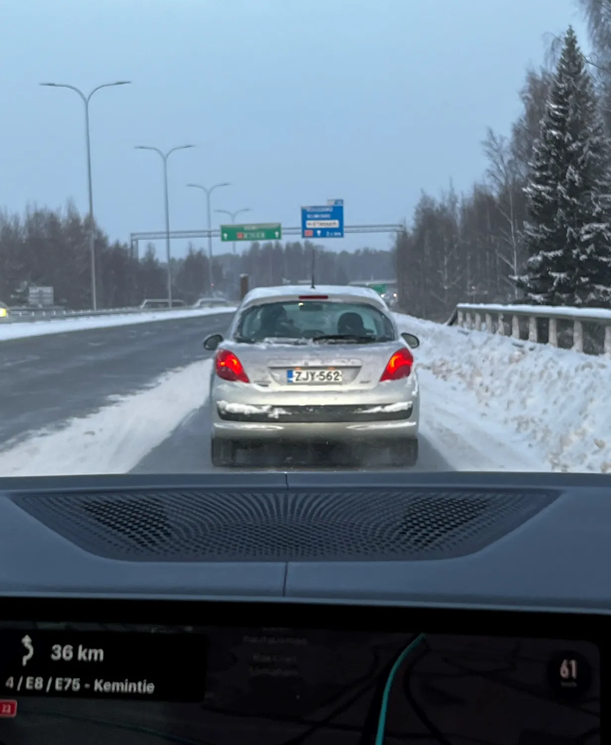 HIRMSAD TEEOLUD Lapimaa poole sõitev eestlane: tee oli täiesti täis ...