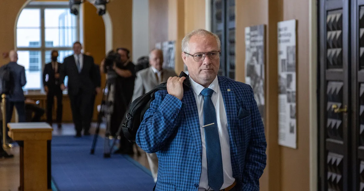 «Poliitiliselt jõuetu seltskond.» Paul Puustusmaa astus samuti EKRE ...