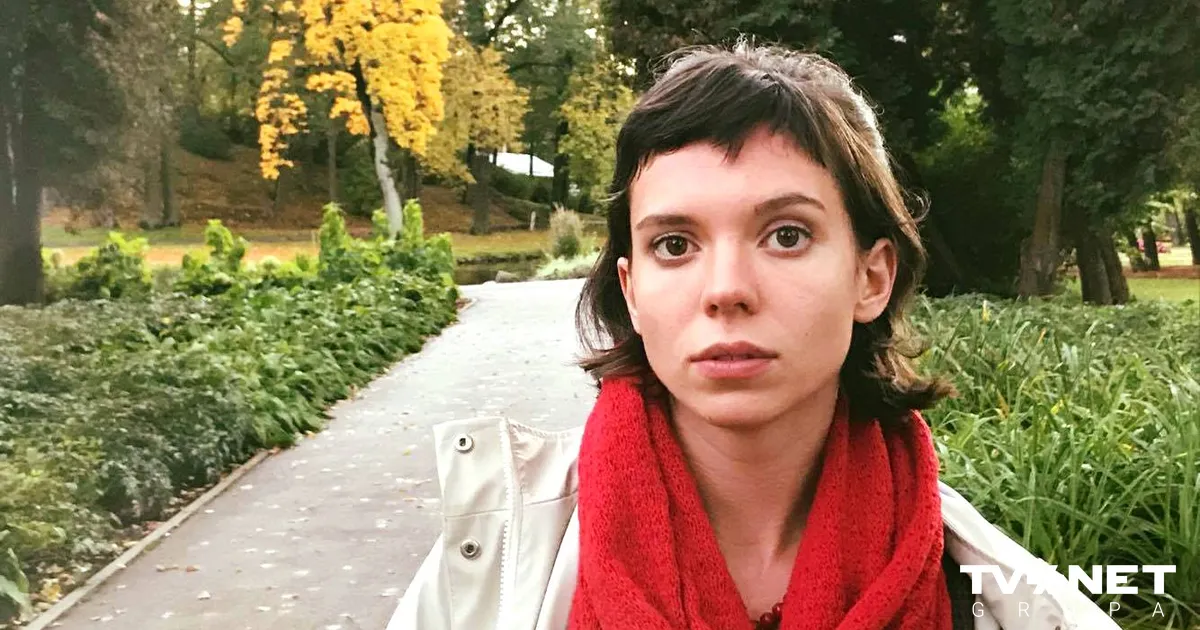 Pašmāju aktrise iepļaukājusi policistu, lai tiktu aizturēta kopā ar ...